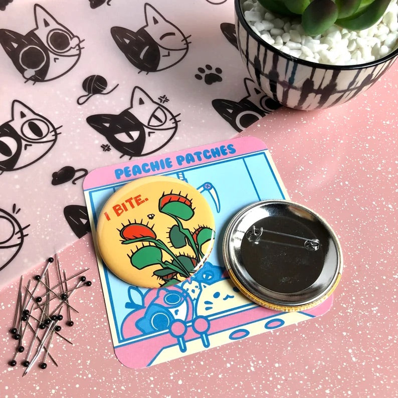 I BITE VENUS FLYTRAP PIN BACK BUTTON – Peachie Patches
